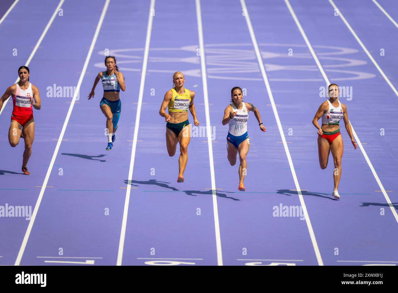 Ella Connolly participating in the 200 meters at the Paris 2024 Olympic ...