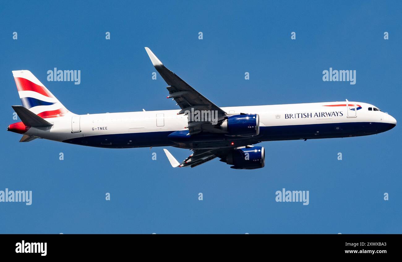 British Airways Airbus A321-251NX G-TNEE overflies Windsor Great Park prior to landing at ...