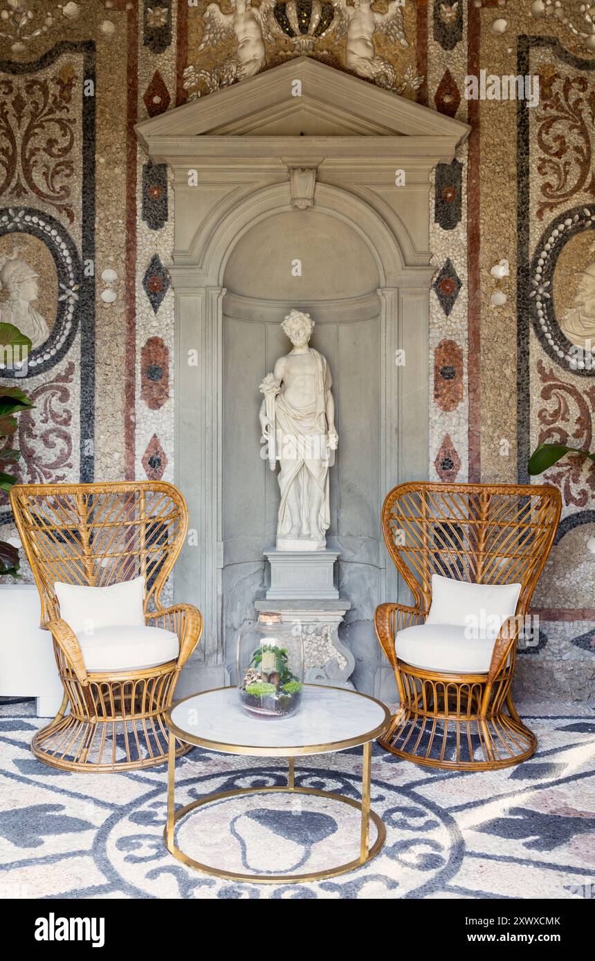 Entrance from the garden in a contemporary apartment made from an ...
