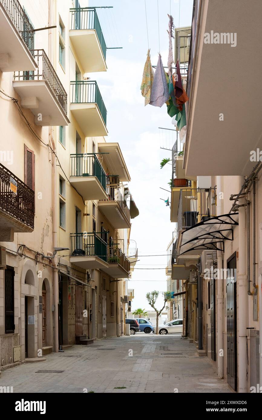Tightly packed street in Margherita Di Savoia, Puglia, Southern Italy ...