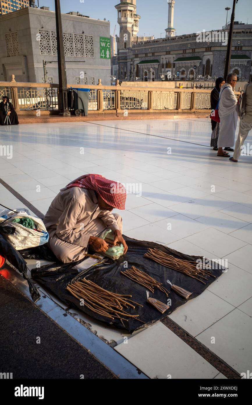 Saudi arabia jewellery hi-res stock photography and images - Alamy