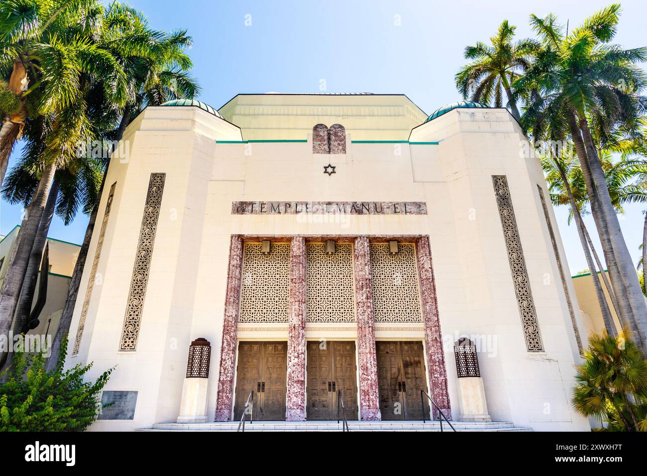 Exterior of Temple Emanu-El synagogue in South Beach, Miami Beach ...