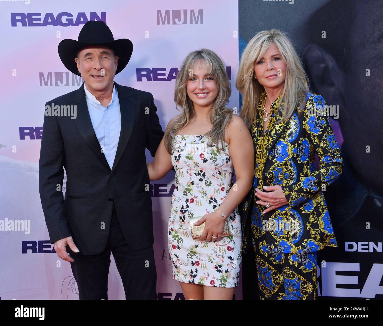 Lily pearl black and clint black hi-res stock photography and images ...