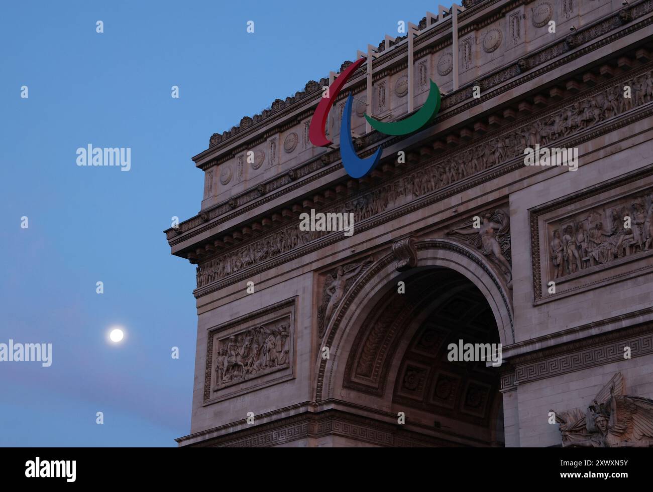 Paralympic symbol is installed on Arc de triomphe de l'Étoile in Paris ...