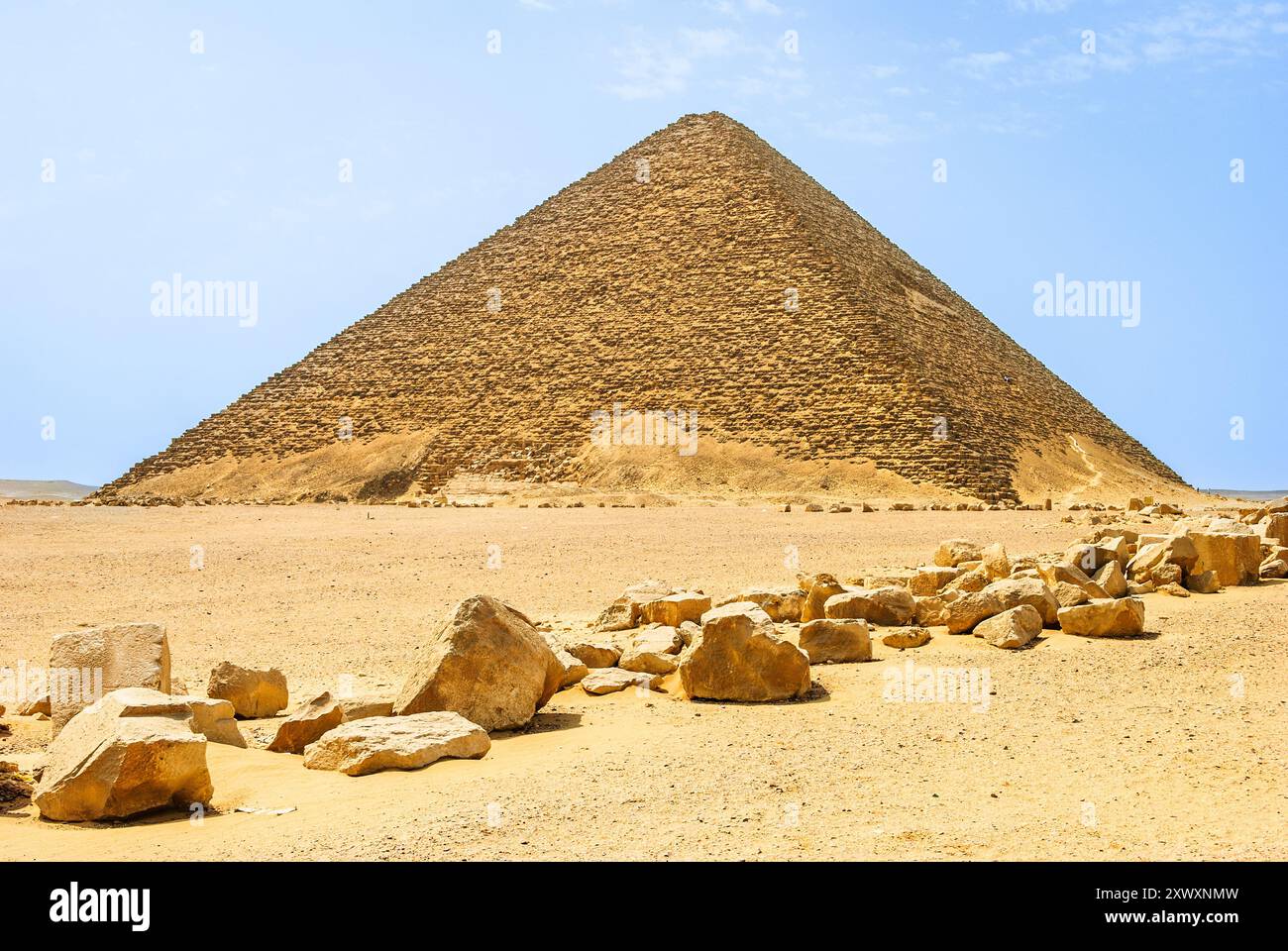 Snofru's Red Pyramid - Royal necropolis of Dahshur, Lower Egypt Stock ...