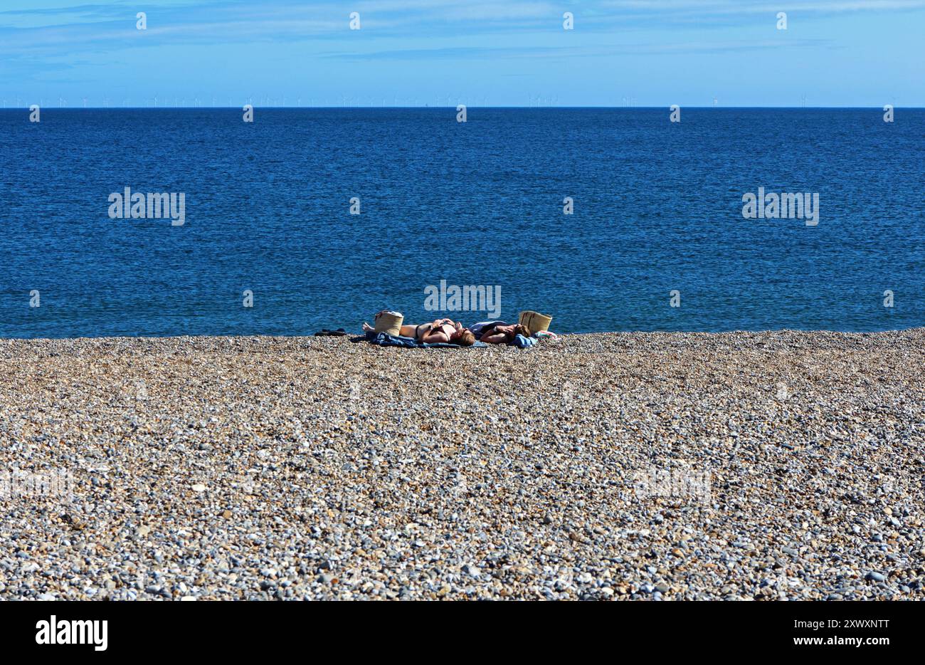 Ladies in bikinis hi-res stock photography and images - Alamy