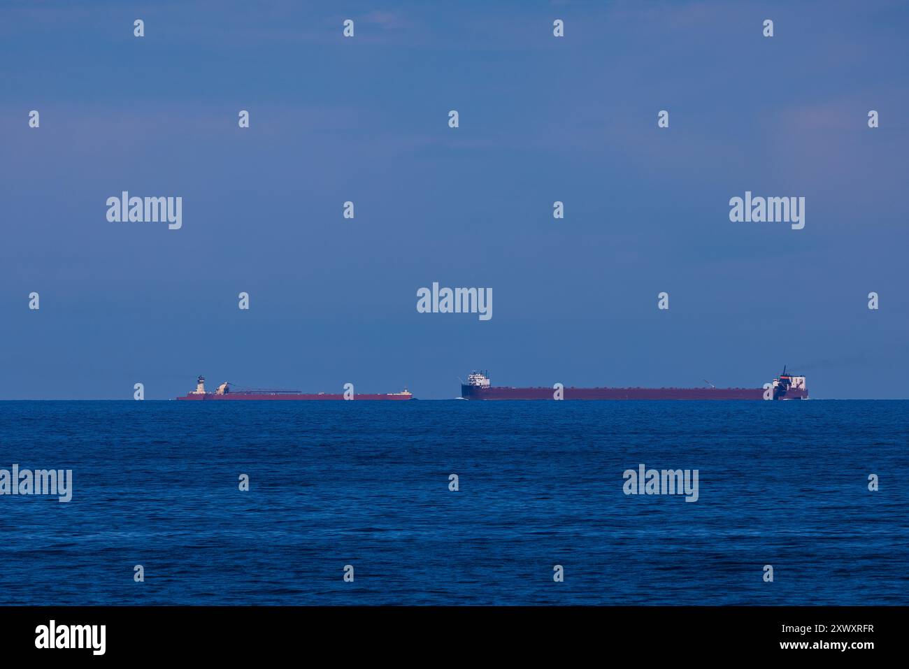 Boat passing on lake hi-res stock photography and images - Alamy