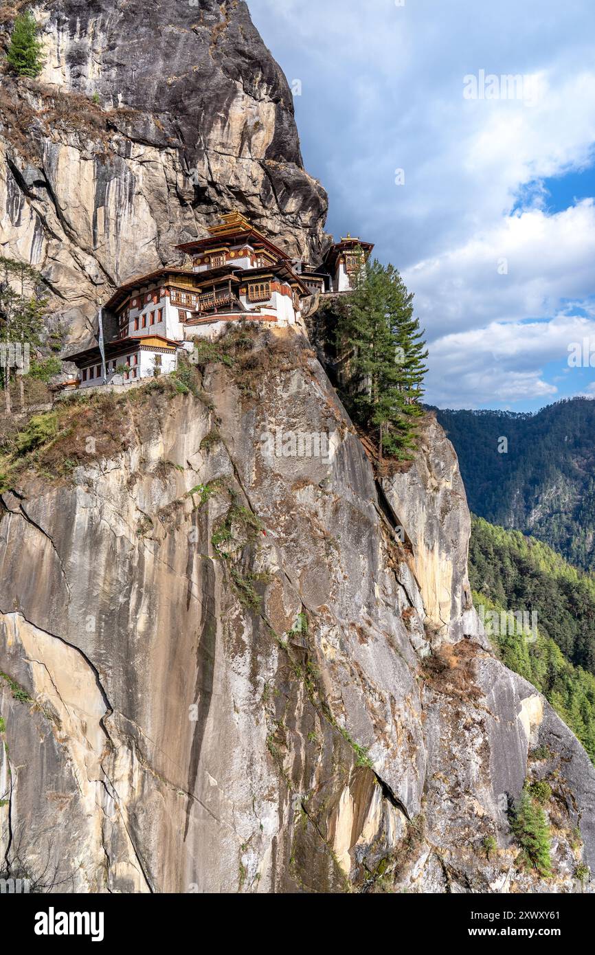 Paro Valley, Bhutan: Tiger's Nest Monastery Stock Photo - Alamy