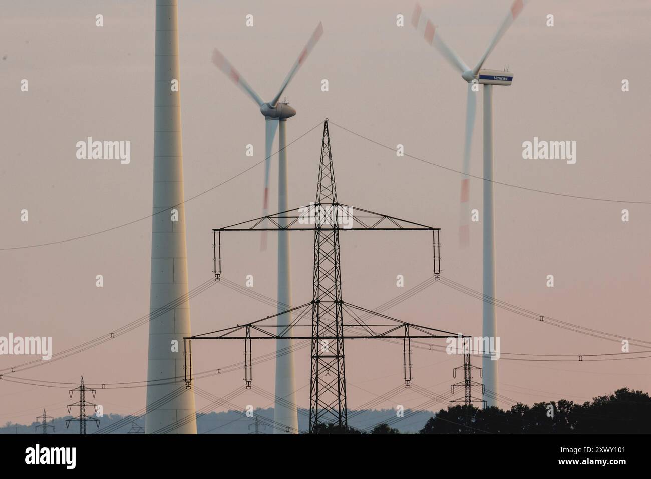 Load capacity reduction hi-res stock photography and images - Alamy