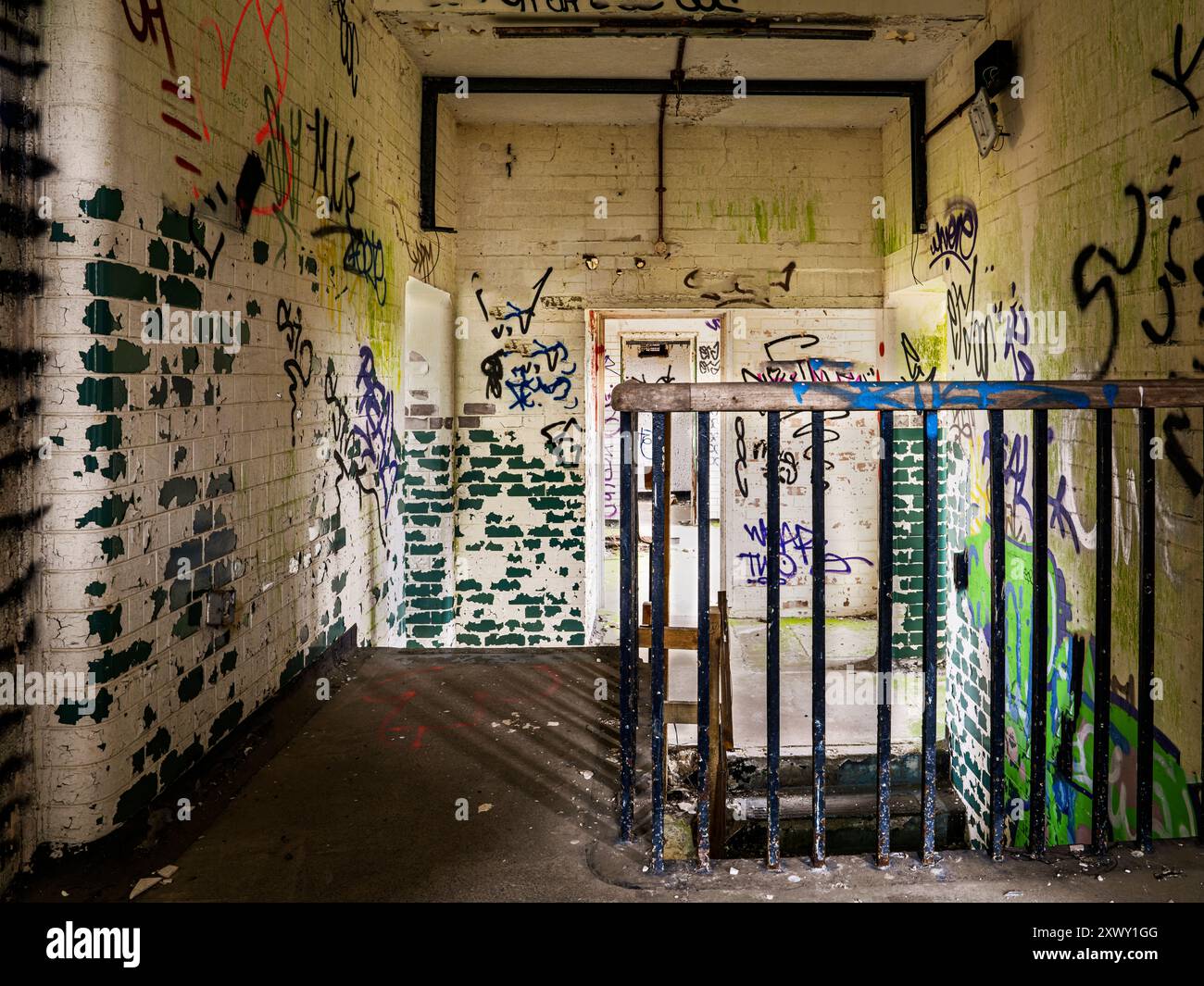 Abandoned building in an old RAF base Stock Photo - Alamy