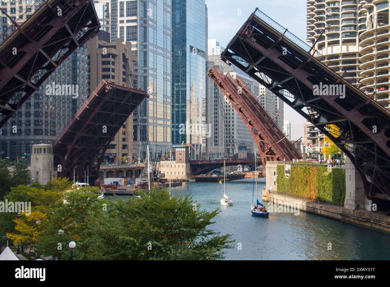 The Irv Kupcinet and Bataan-Corregidor Memorial Bridges over Chicago ...