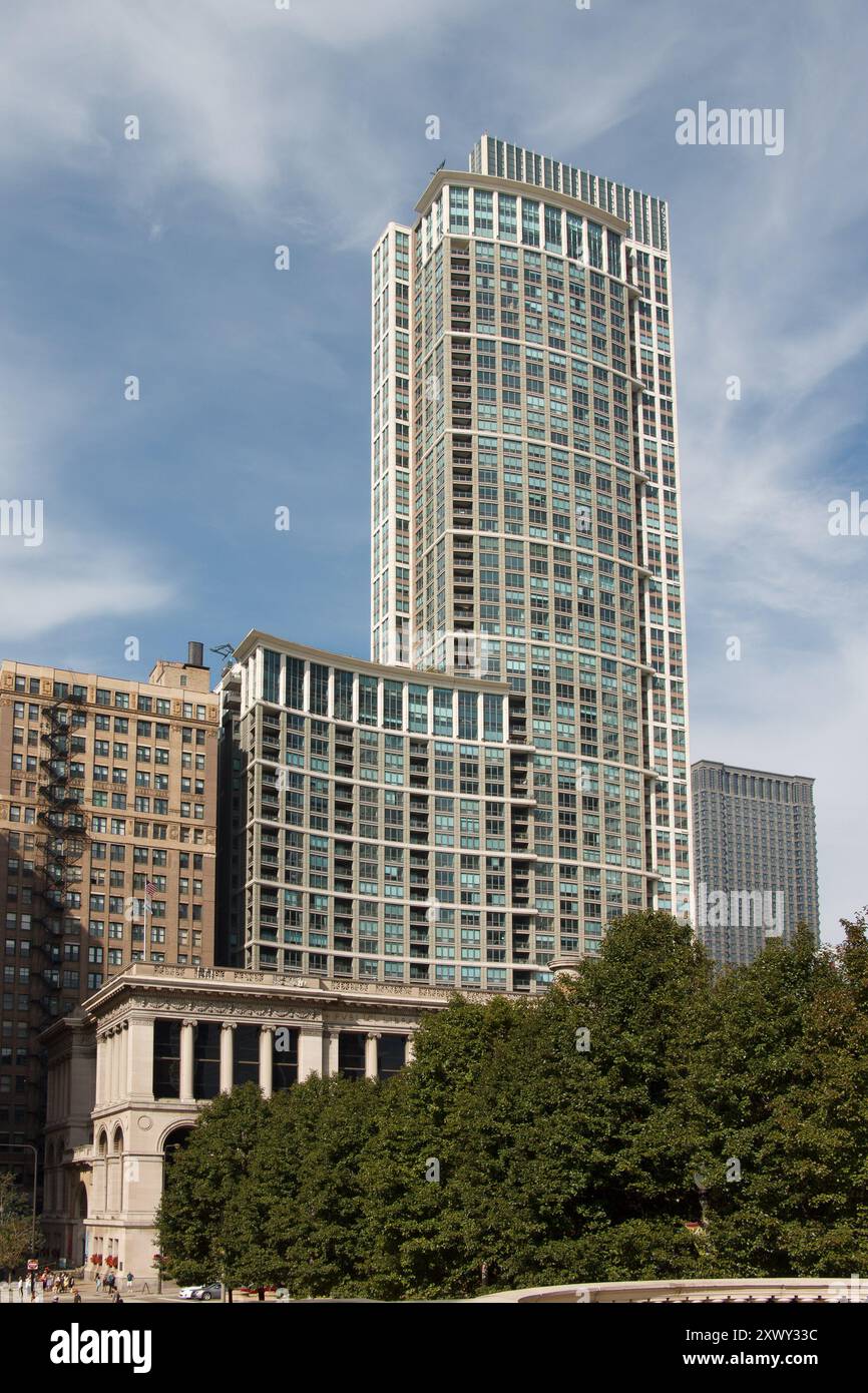 The skyline with modern architecture buildings in Chicago, IL, USA ...