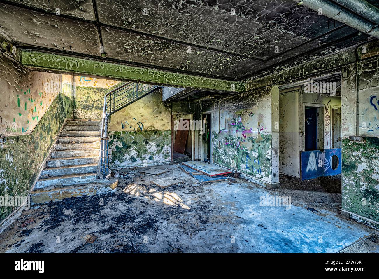 Interior of abandoned building on an old RAF airbase Stock Photo - Alamy