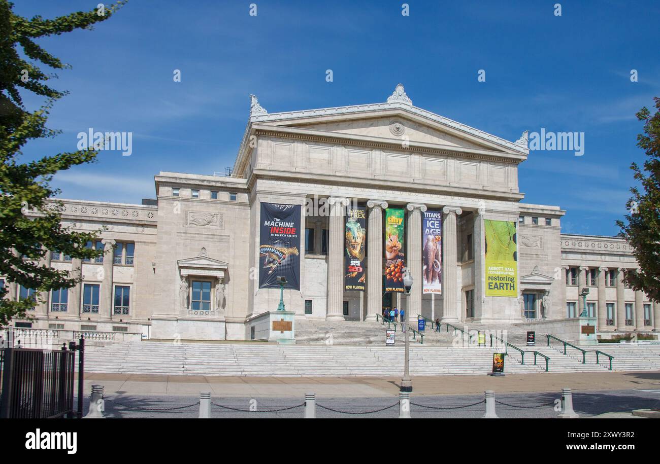 Facade chicago museum hi-res stock photography and images - Alamy