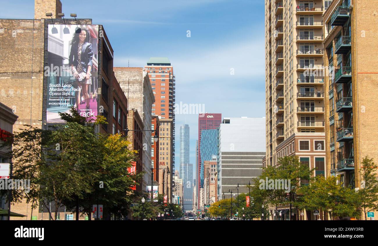 The Trump International Hotel and Toewr and the skyline with modern ...