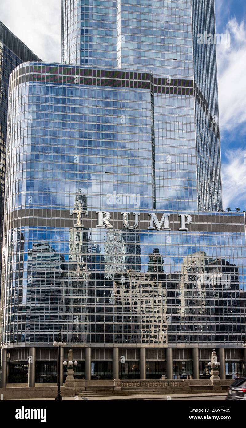 The Trump International Hotel and Tower reflecting the skyline with ...