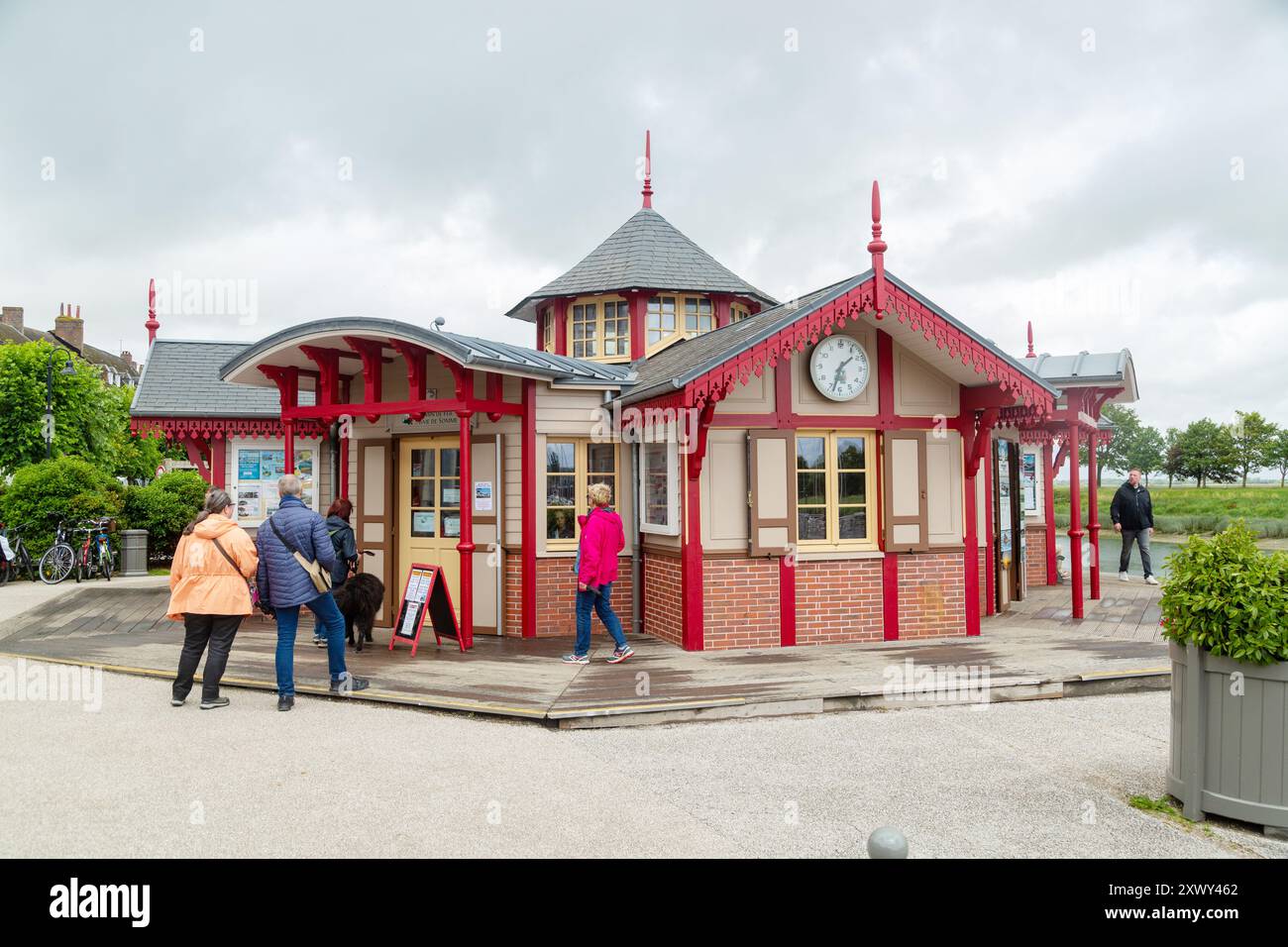 France office little building hi-res stock photography and images - Alamy