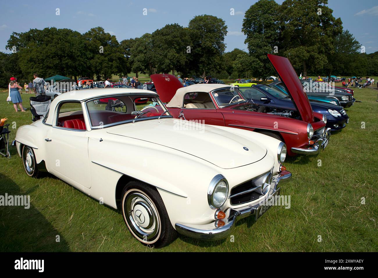 Mercedes Benz 190SL in line-up at the Classics at Penshurst Car Show at ...