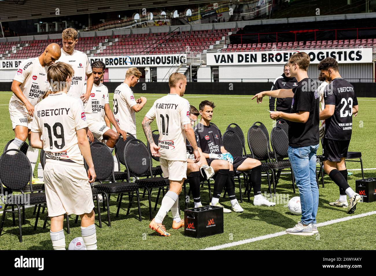 HELMOND, 21-08-2024. GS Staalwerken stadium. Keuken Kampioen Divisie ...
