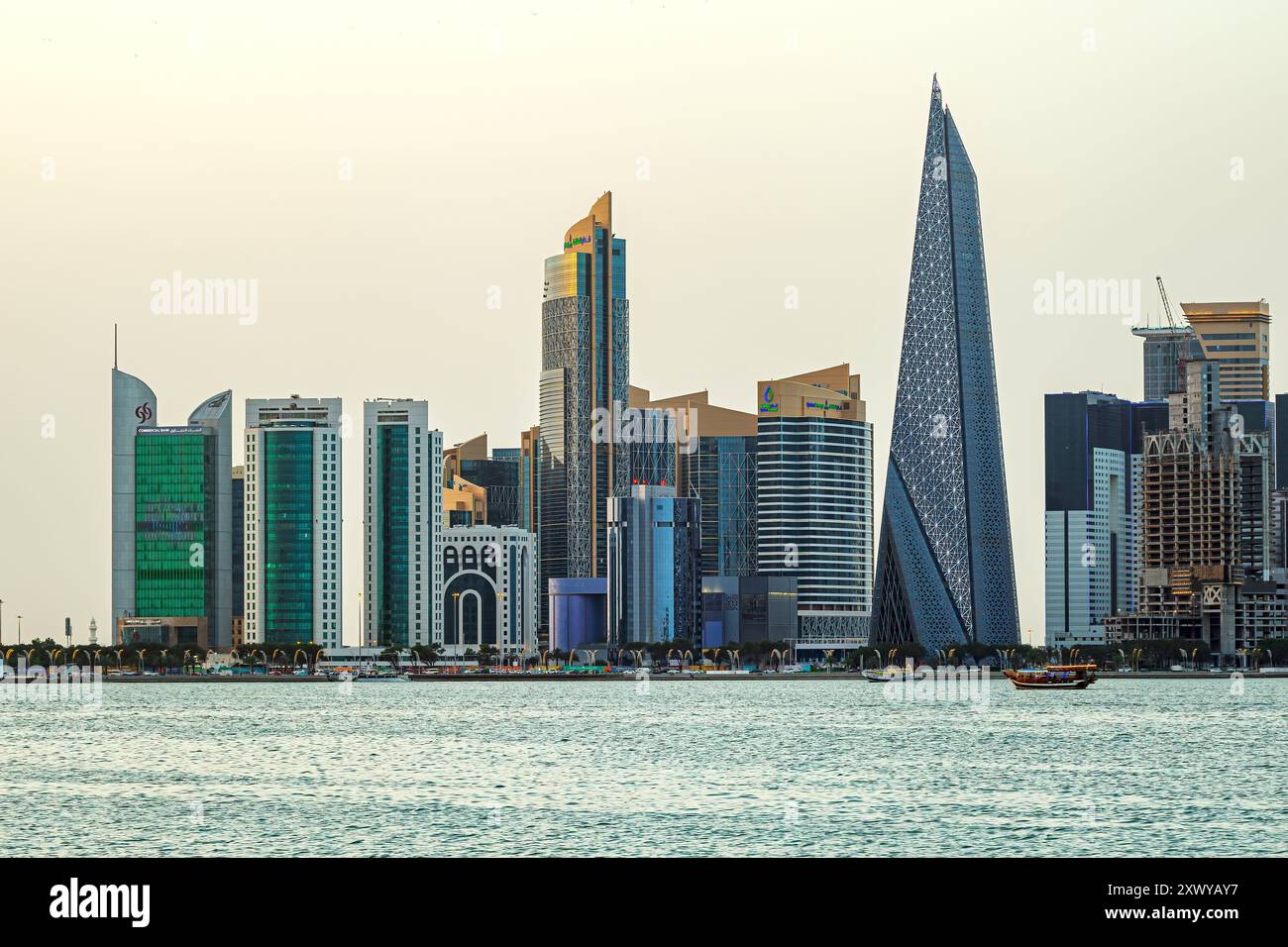 Night scene skyline doha hi-res stock photography and images - Alamy