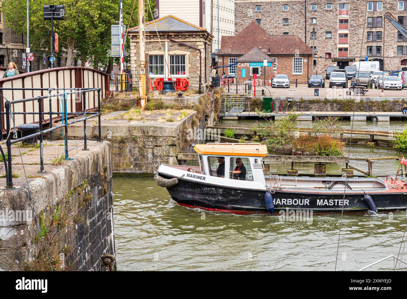 The Bristol Harbour Master vessel "Mariner" passing under the Prince ...