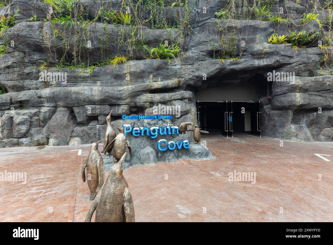 Entrance to Penguin Cove. Bird Paradise. Singapore Stock Photo - Alamy