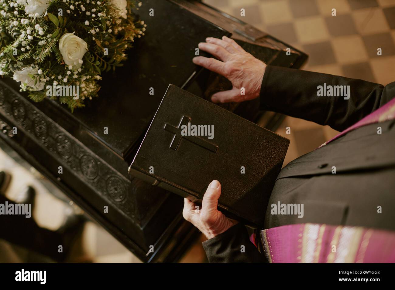 High angle shot senior pastor hi-res stock photography and images - Alamy