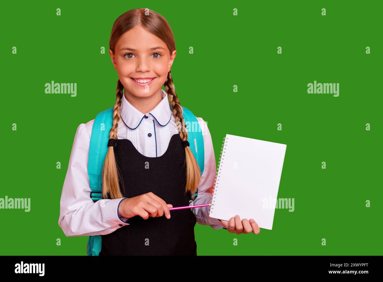 Portrait of her she nice attractive charming cute cheerful cheery ...