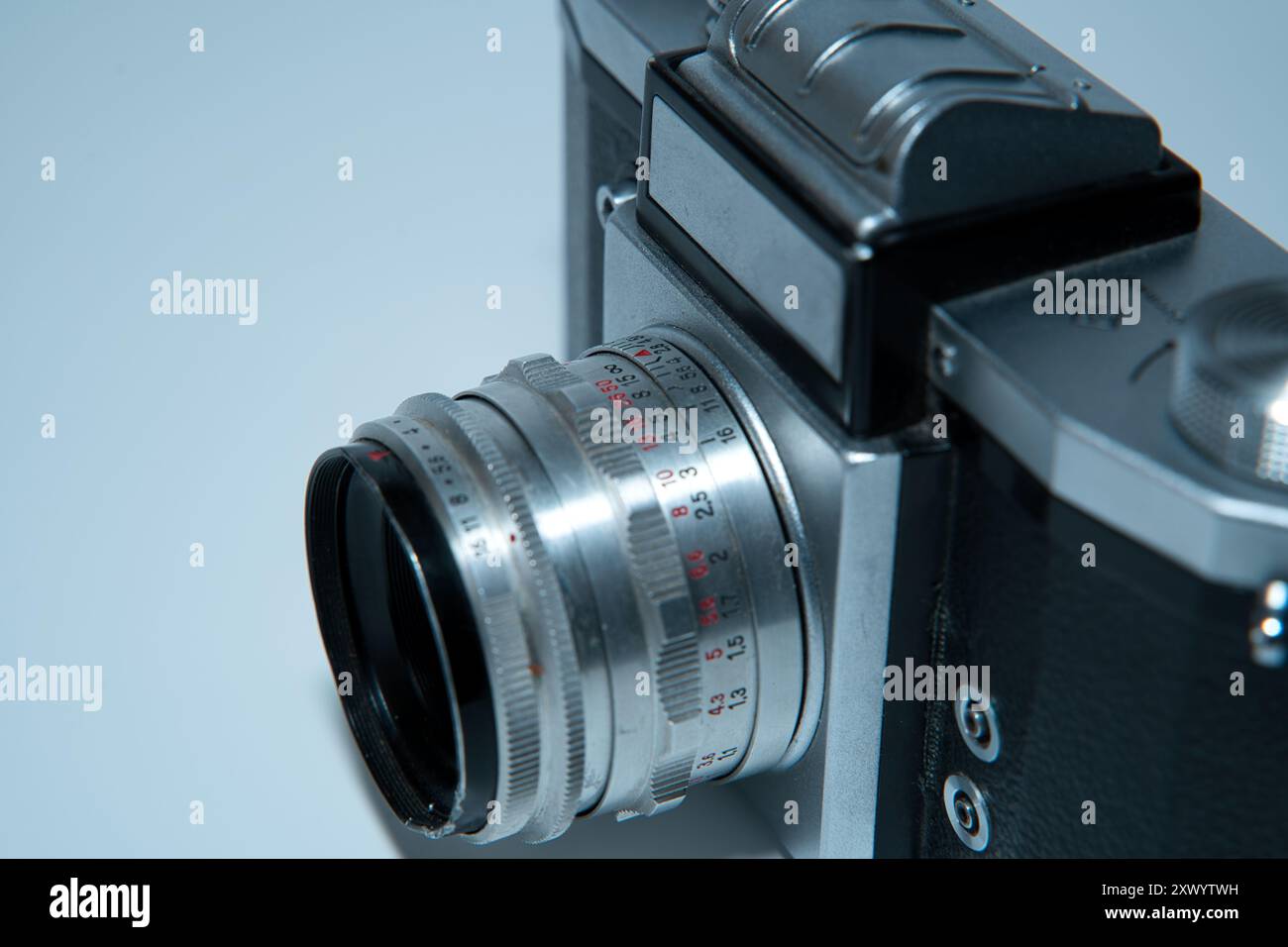 Analog lens aperture hi-res stock photography and images - Alamy