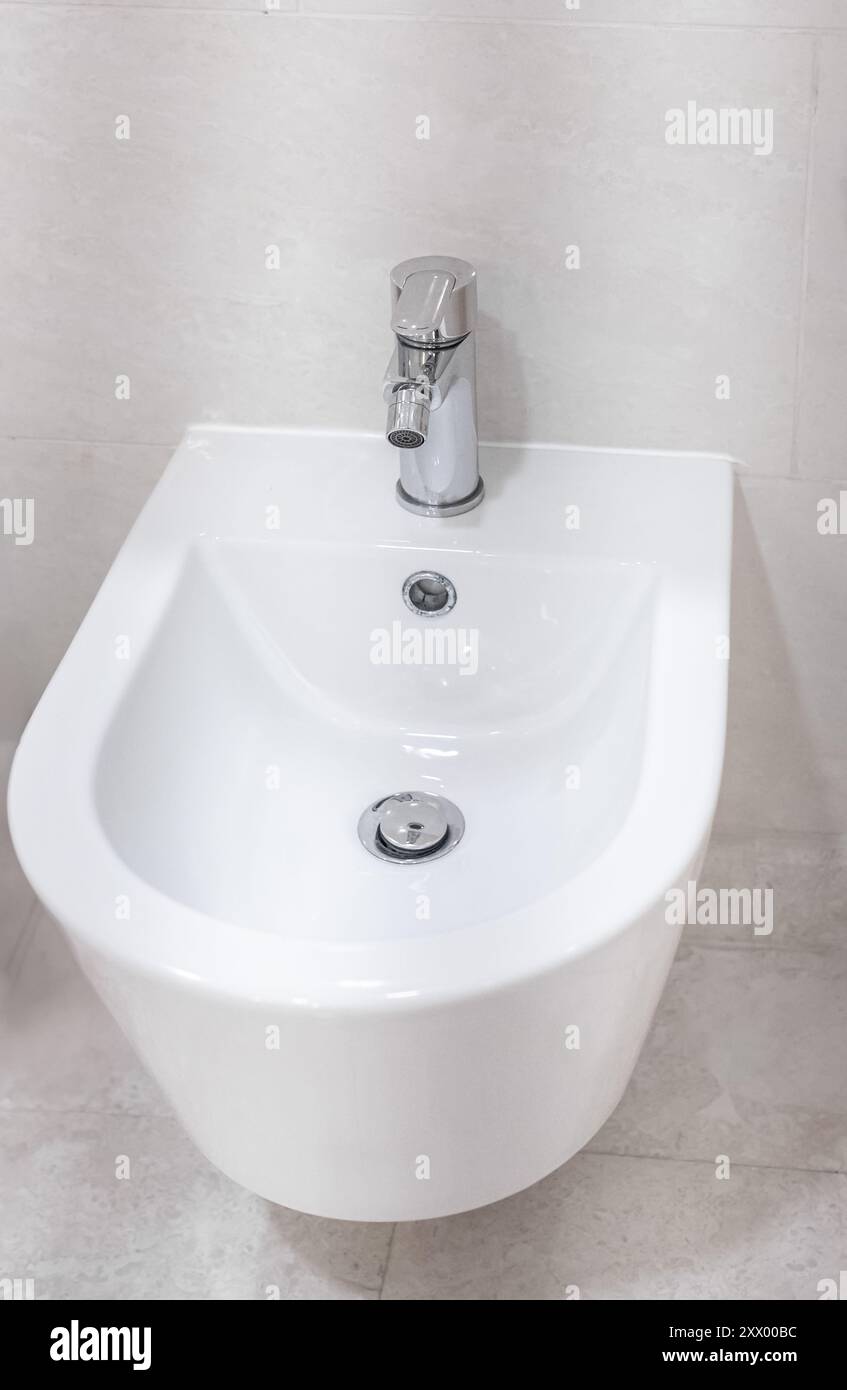 Ceramic toilet bowl and shower hi-res stock photography and images - Alamy