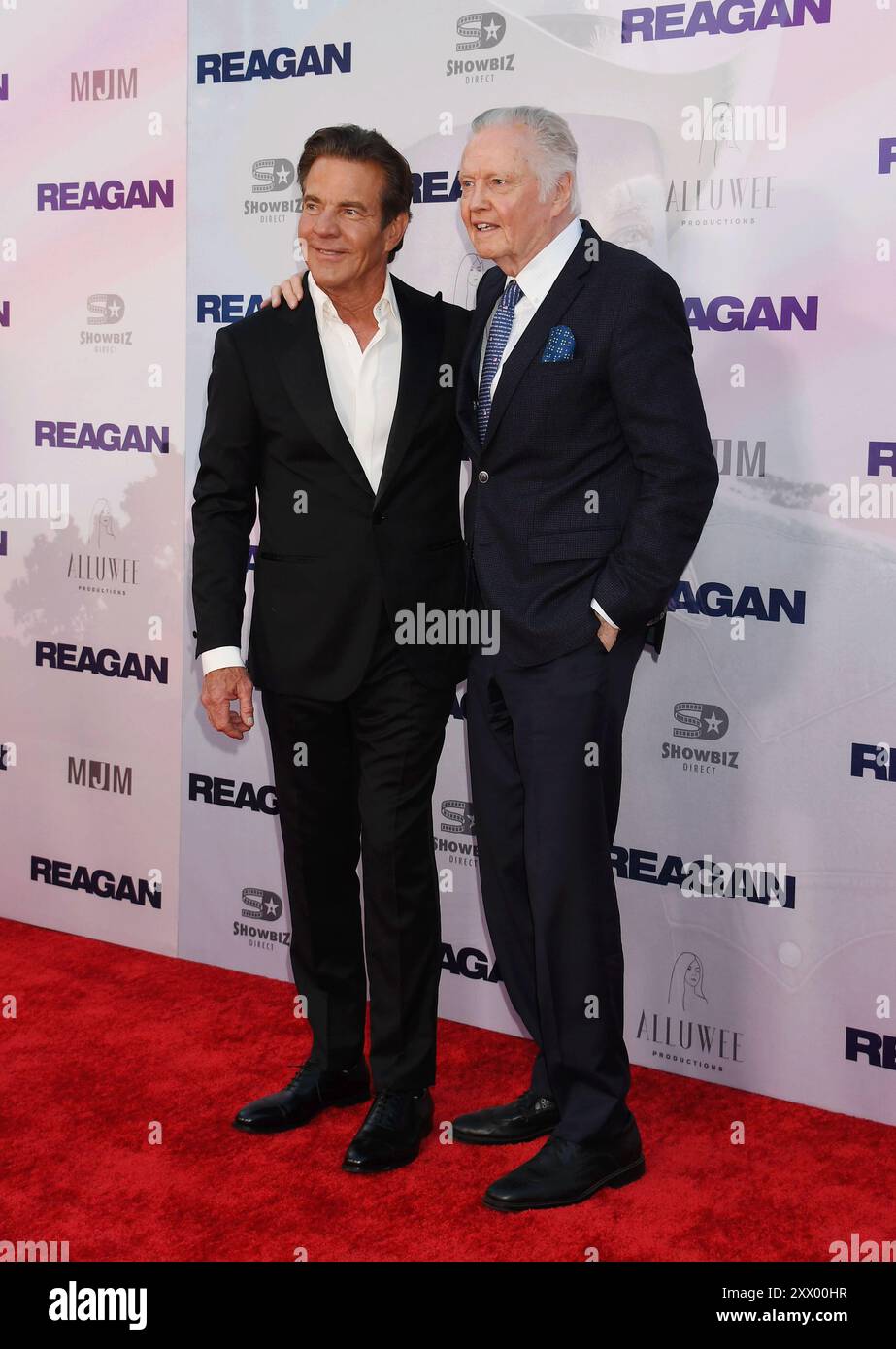 HOLLYWOOD, CALIFORNIA - AUGUST 20: (L-R) Dennis Quaid and Jon Voight ...
