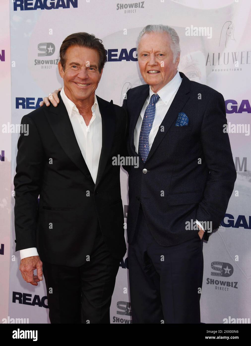 HOLLYWOOD, CALIFORNIA - AUGUST 20: (L-R) Dennis Quaid and Jon Voight ...