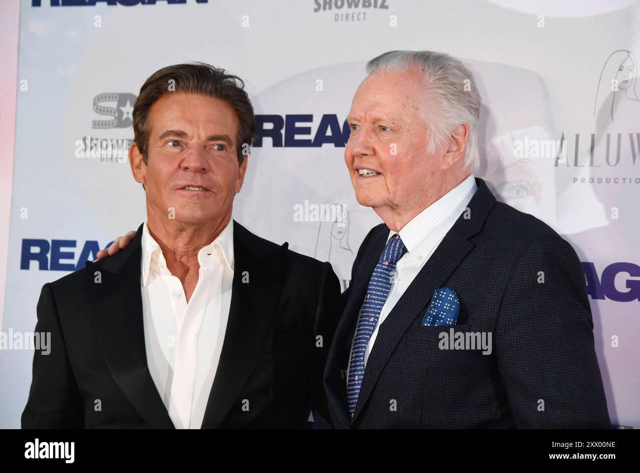 HOLLYWOOD, CALIFORNIA - AUGUST 20: (L-R) Dennis Quaid and Jon Voight ...