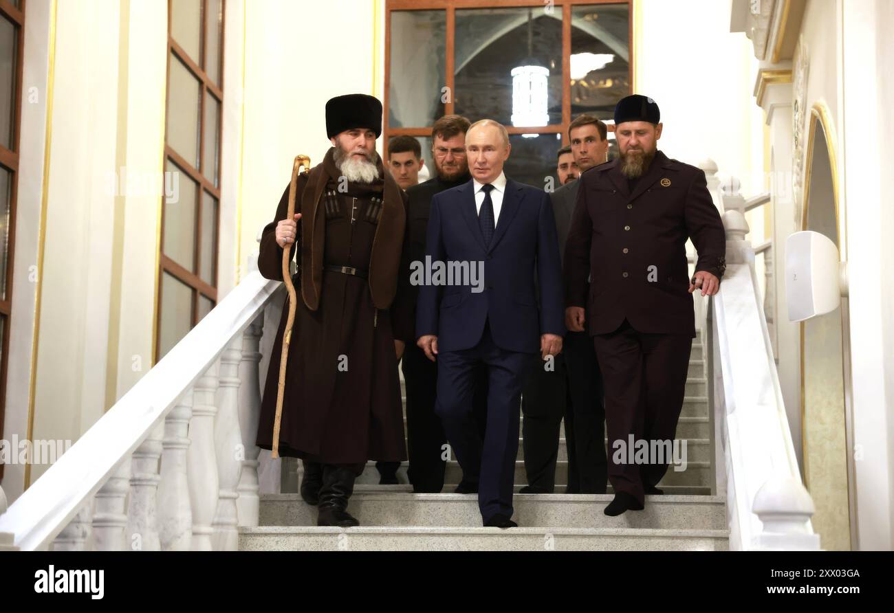 Prophet isa mosque hi-res stock photography and images - Alamy