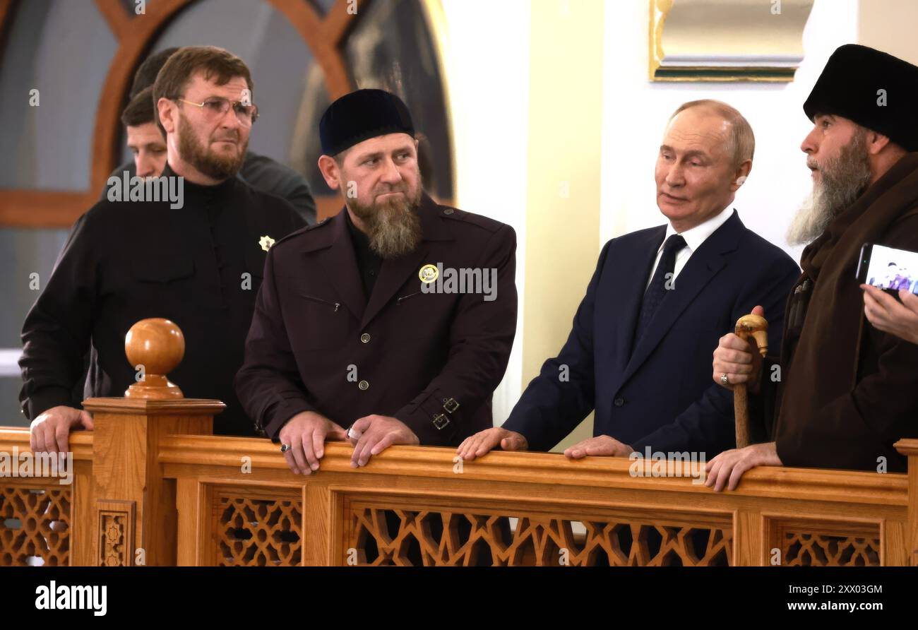 Prophet isa mosque hi-res stock photography and images - Alamy