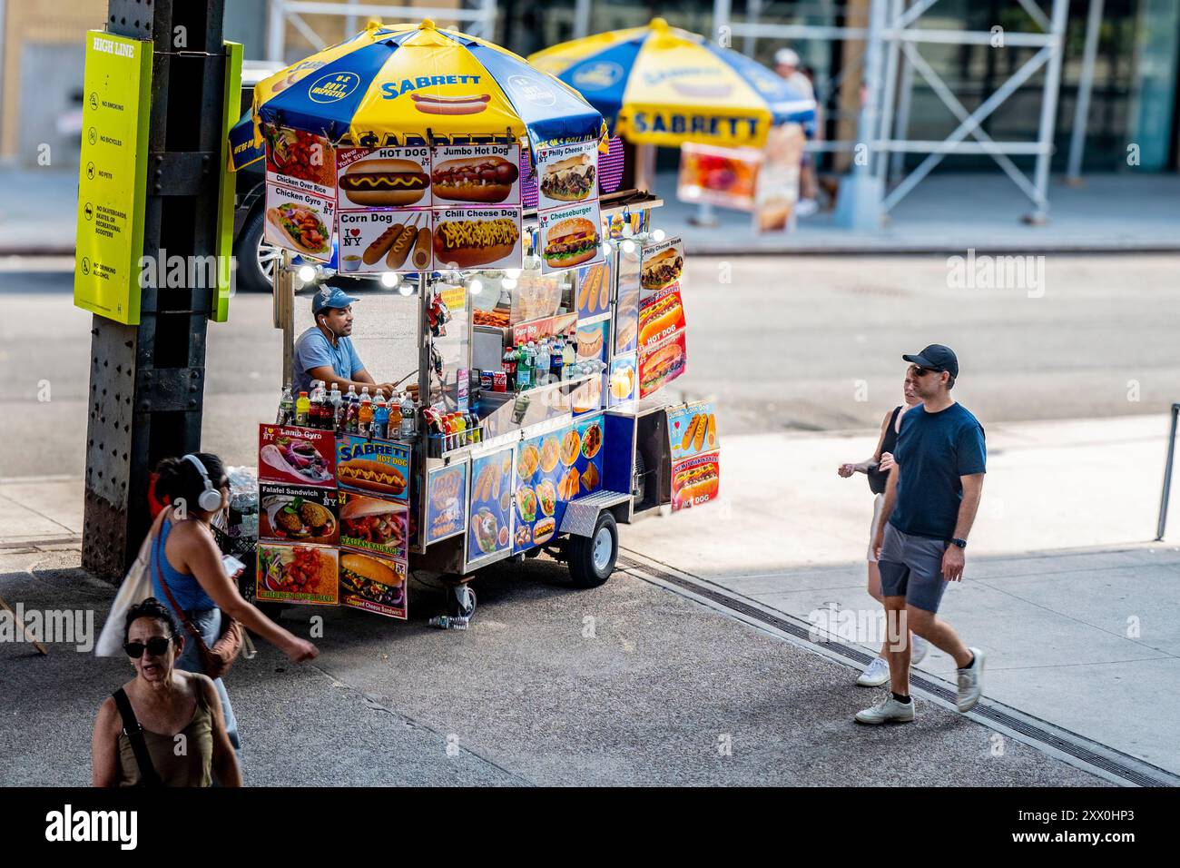 Beverages vendor hi-res stock photography and images - Alamy