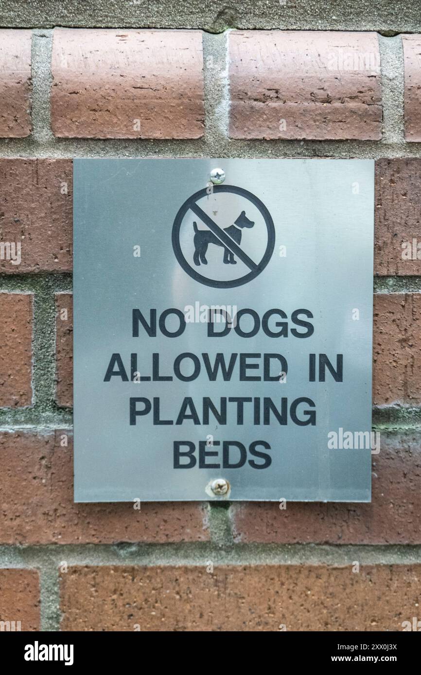 Sign saying No Dogs in Planting Beds, Greenwich Village, New York City ...