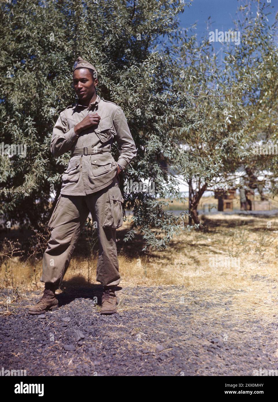 Ww2 parachute jump suit hi-res stock photography and images - Alamy
