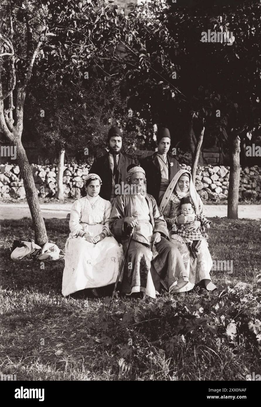 Life in Palestine in the early 20th century. Group of Yemenite Jews ...