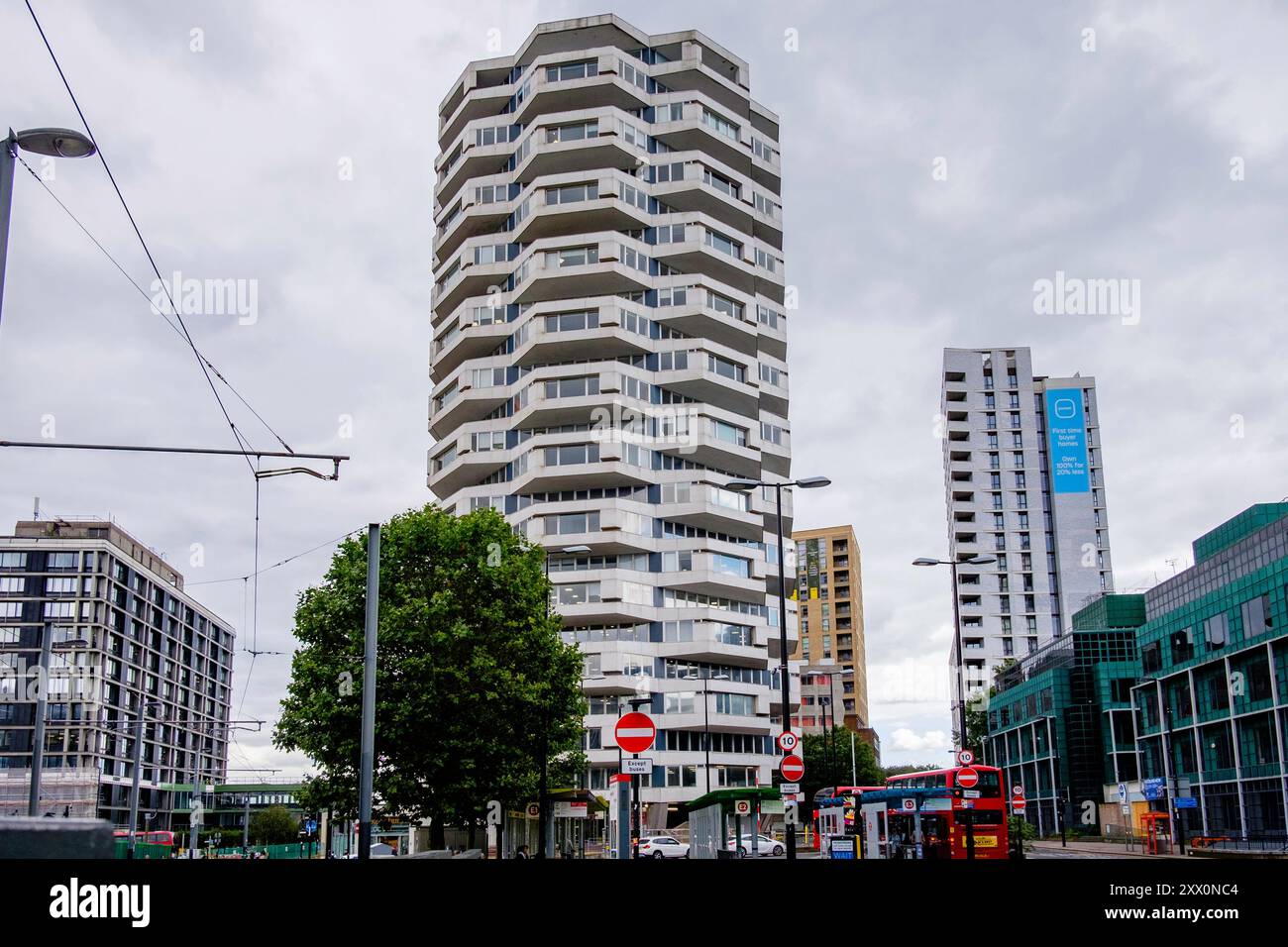 1970s building london hi-res stock photography and images - Alamy