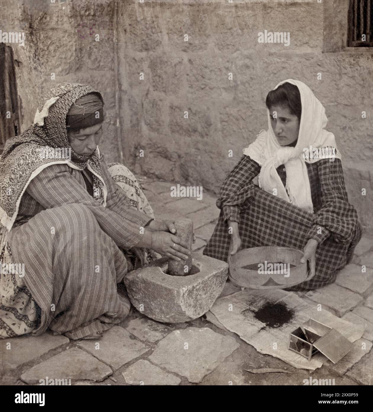 Life in Palestine in the early 20th century. The native mode of ...