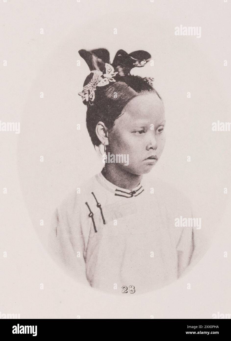 Vintage photo of Chinese female coiffure. Illustrations of Qing China ...