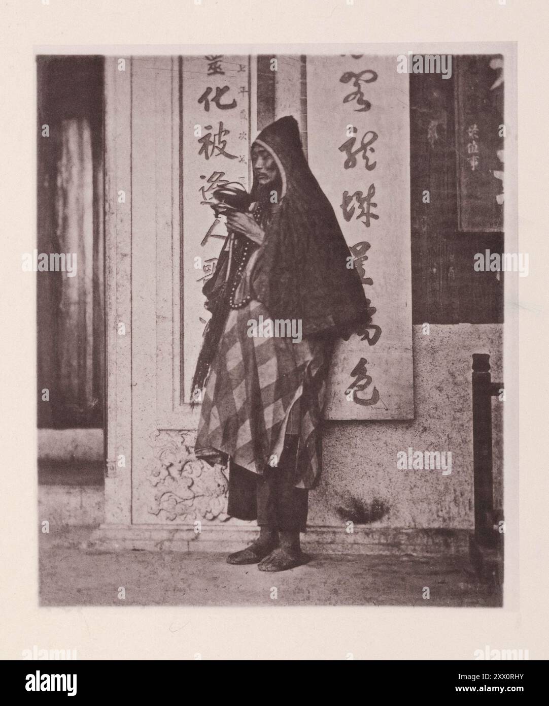 Mendicant priest in quan yin temple hi-res stock photography and images ...