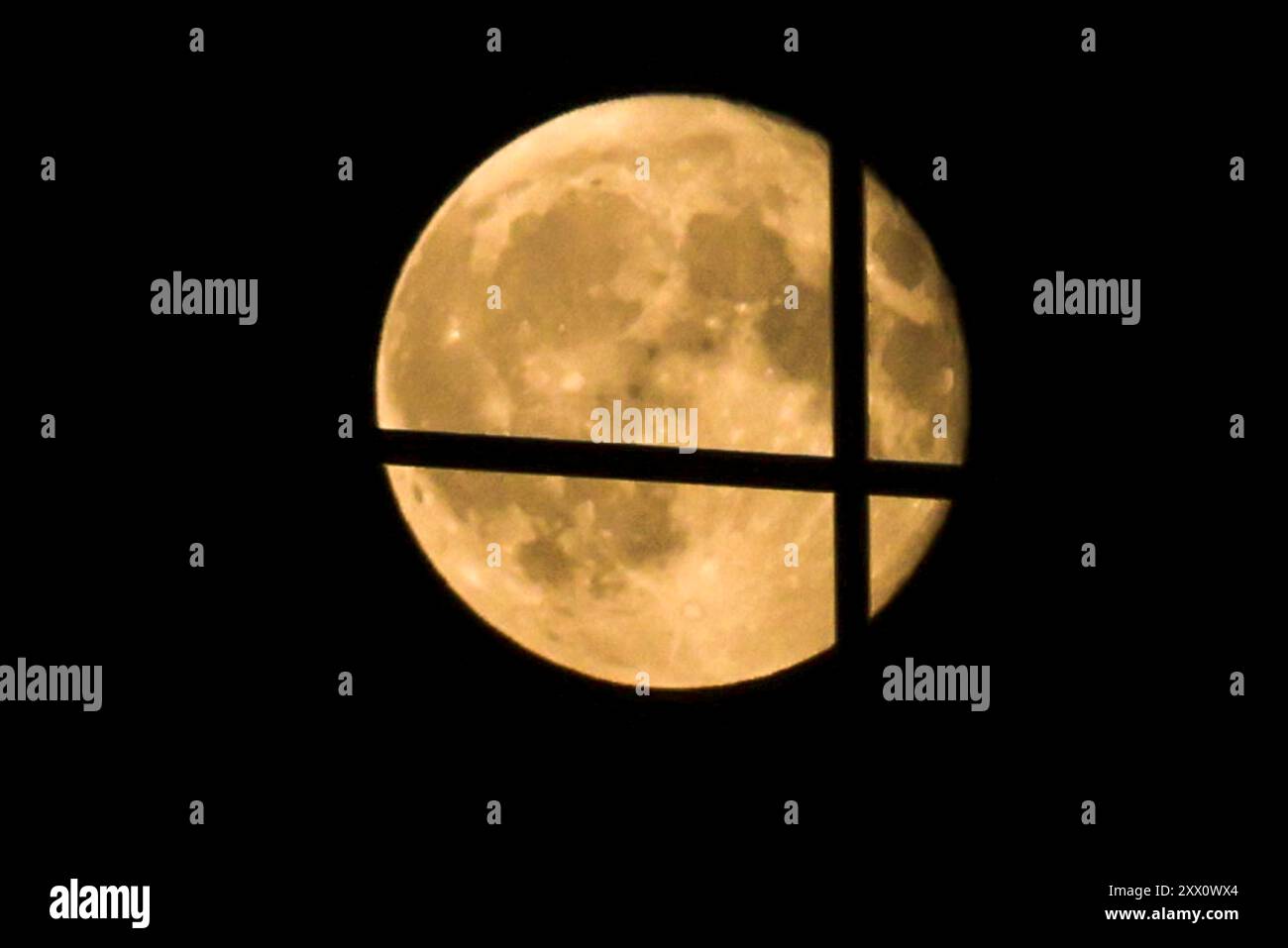 Known as the sturgeon moon hi-res stock photography and images - Alamy