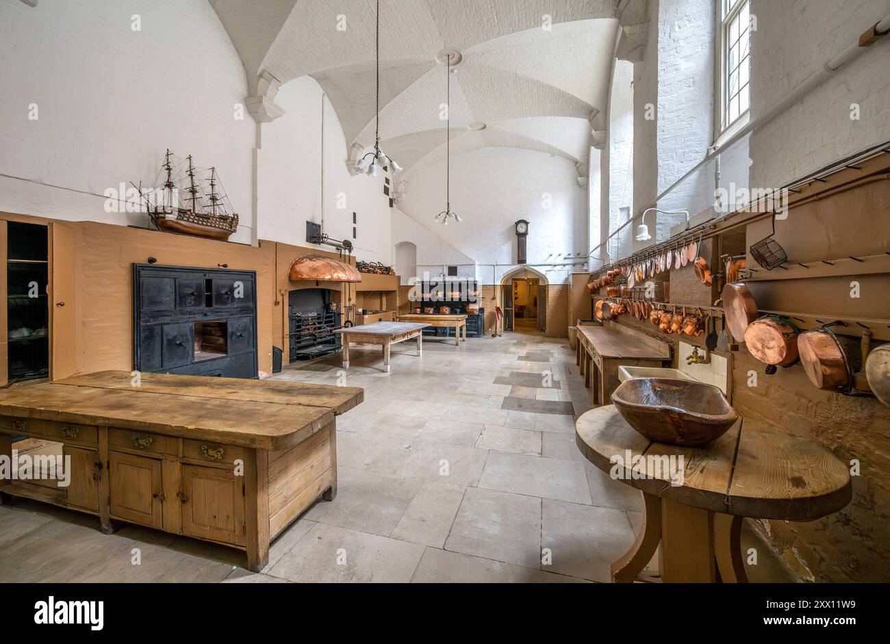 Stately house kitchen hi-res stock photography and images - Alamy