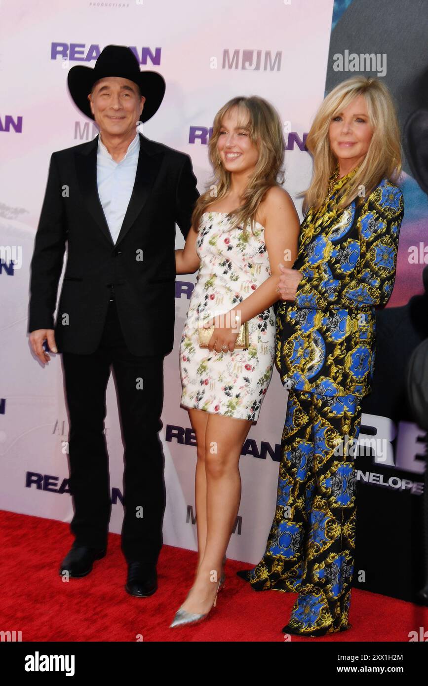 HOLLYWOOD, CALIFORNIA - AUGUST 20: (L-R) Clint Black, Lily Pearl Black ...