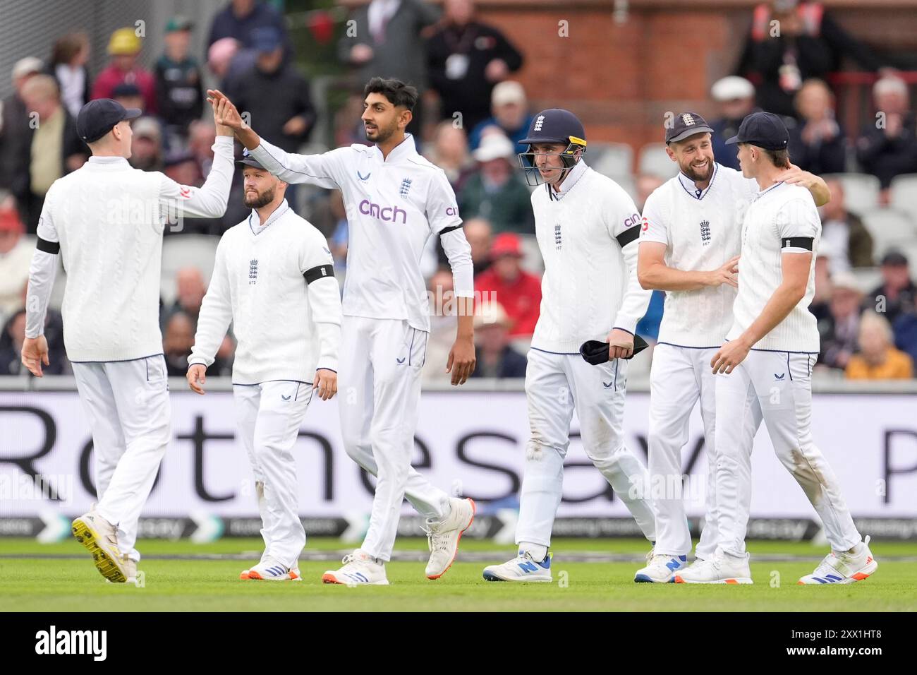Emirates Old Trafford, Manchester, UK. 21st Aug, 2024. 1st Rothesay ...