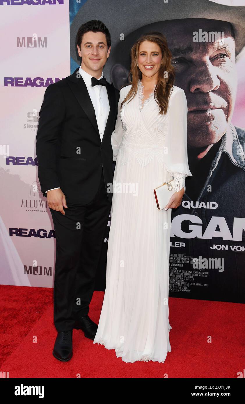 HOLLYWOOD, CALIFORNIA - AUGUST 20: (L-R) David Henrie and Maria Cahill ...