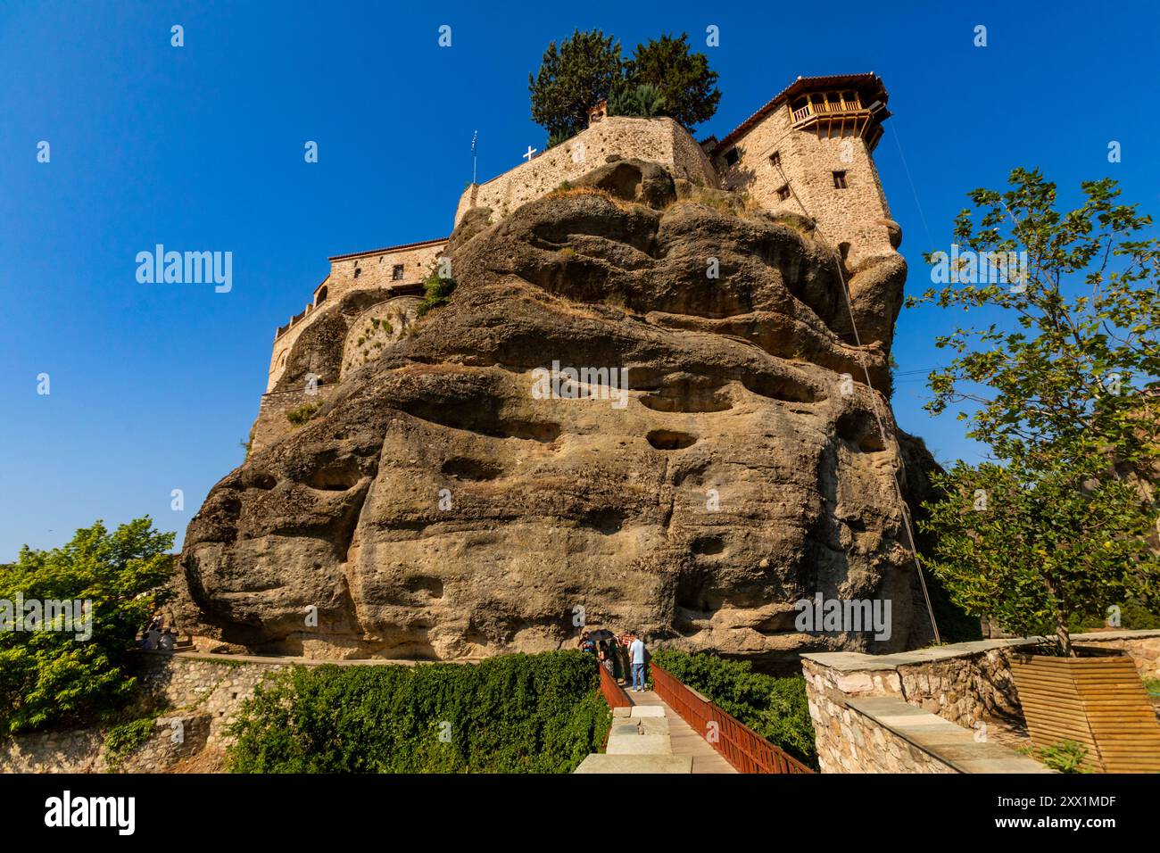 Explore breathtaking rock formations meteora hi-res stock photography ...