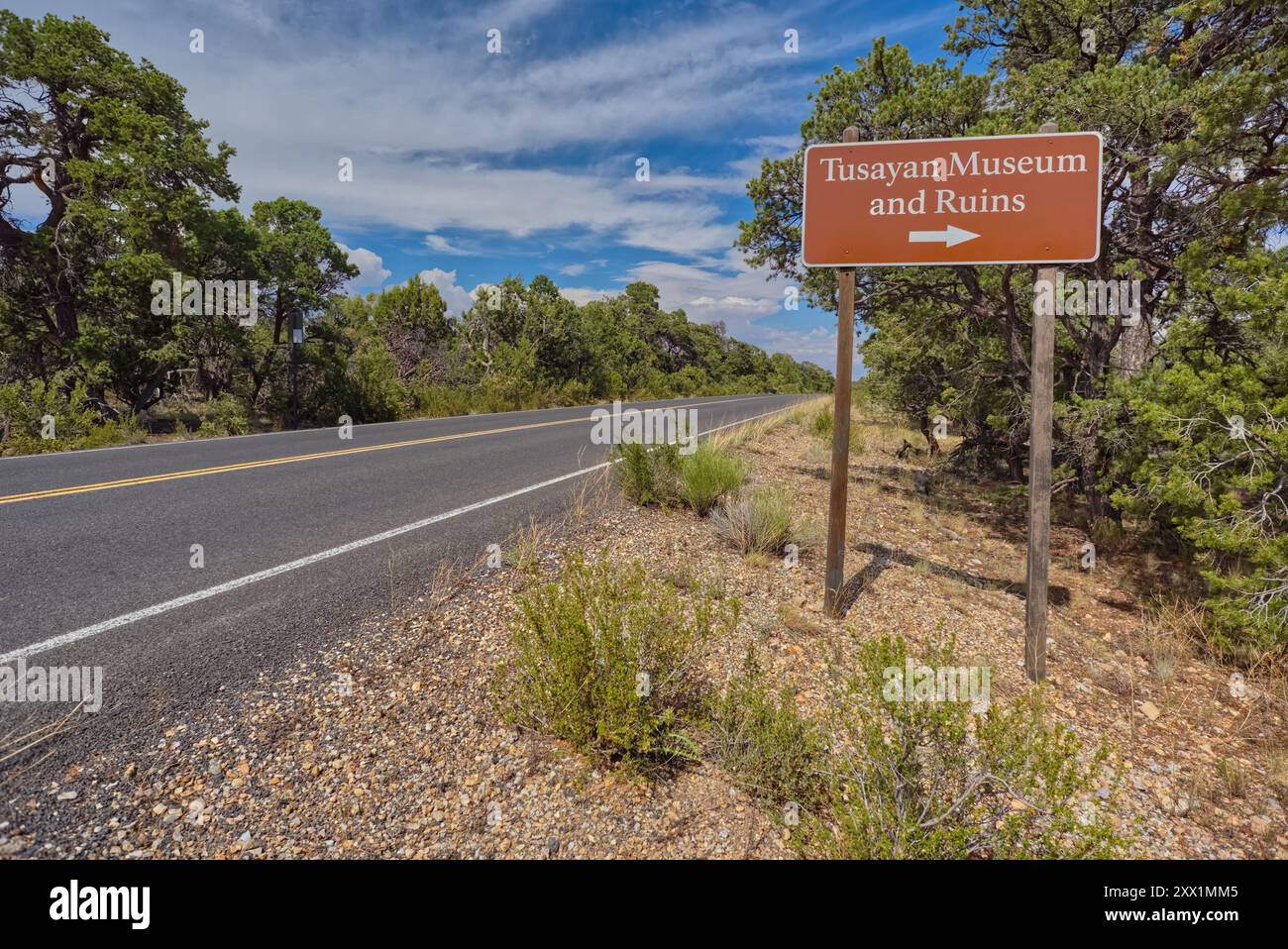 The direction sign for the Tusayan Museum and ruins at Grand Canyon ...